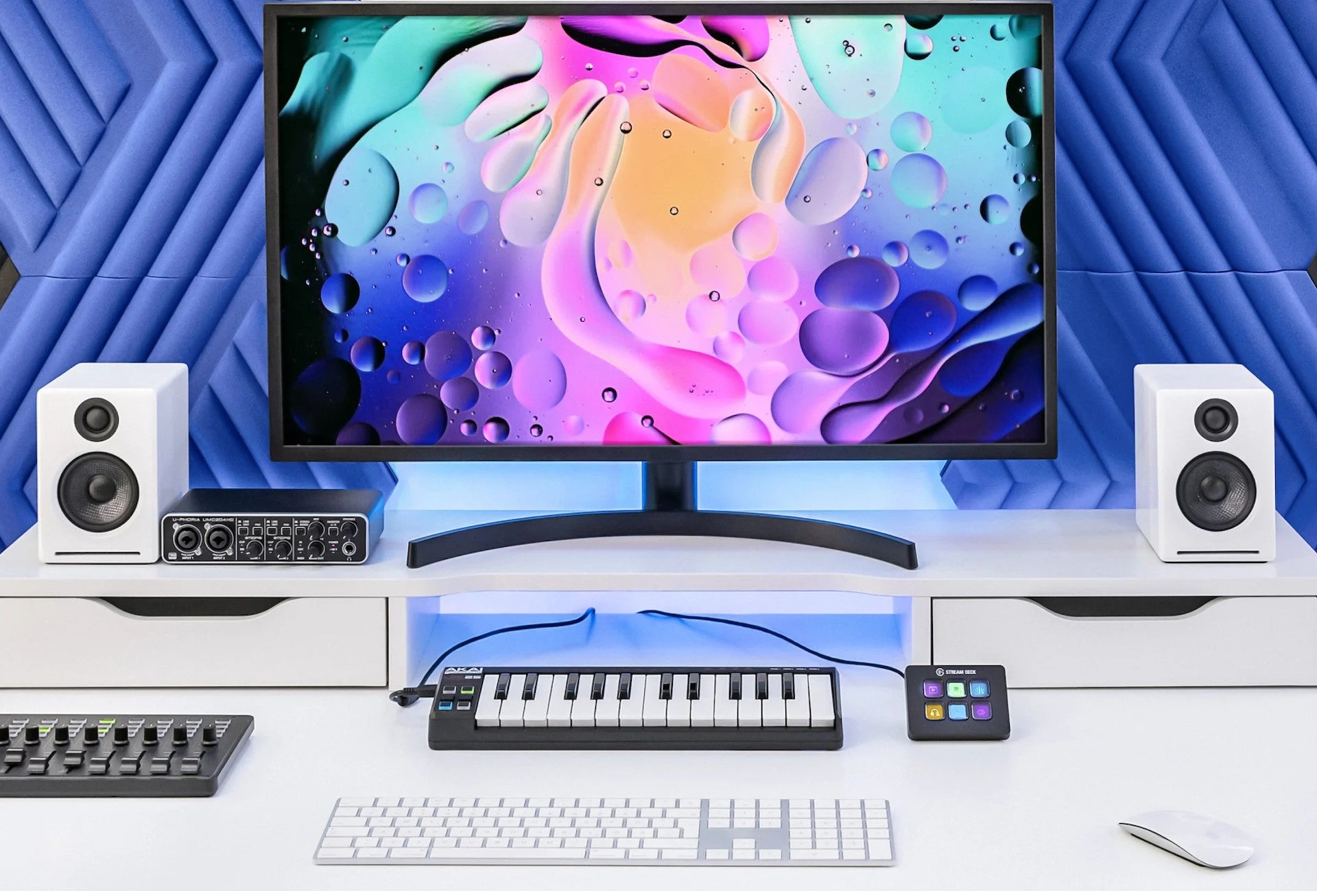 Elgato Stream Deck Mini: 6 LCD Keys, One-Touch Control